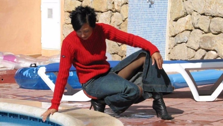 New girl Shell Plays in the Pool | MostWam