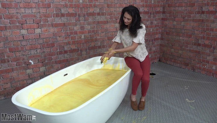 Danielle Wears Maroon Jeans In The Gunge Bath | MostWam