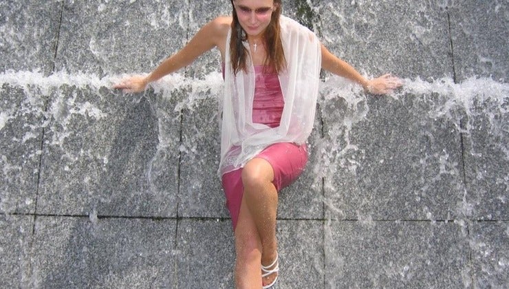 Lisa Plays At The Water Wall | MostWam