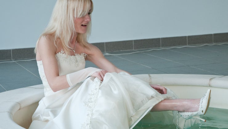 The wedding dress - T326c2 | WAM TV