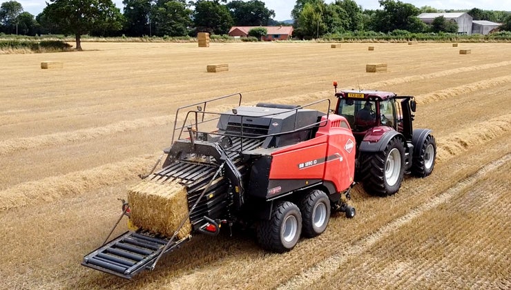 KUHN SB 1290 iD Large Square Baler: CUSTOMER REVIEW | LandPowerTV