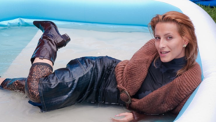 Playing in the kiddy pool - T616c5 | WAM TV