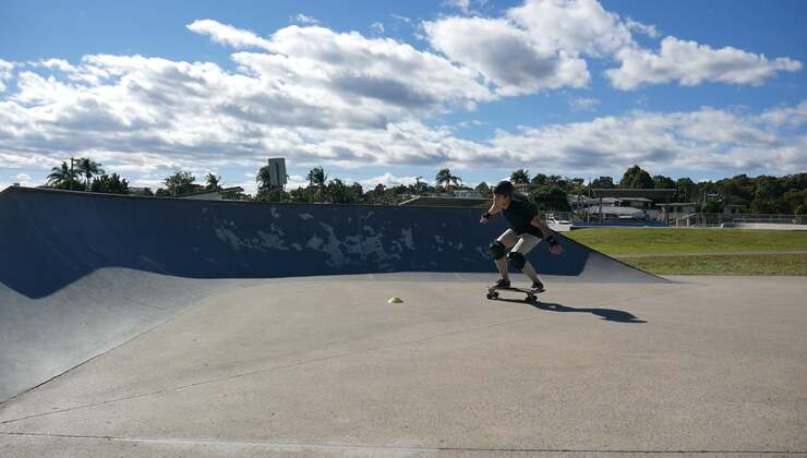 Goofy Foot Drill: Compress and Extend on the flats | Surf Skate ...