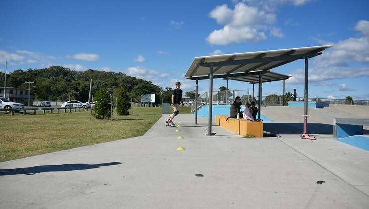 Goofy Foot Drill: Look and Point the Knees | Surf Skate - Session 5 ...