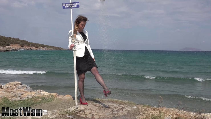 Carly Finds A Nice Shower | MostWam