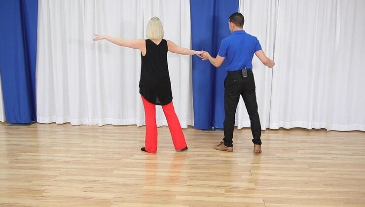 Foxtrot Box Timing: How to use Waltz Patterns in Foxtrot!