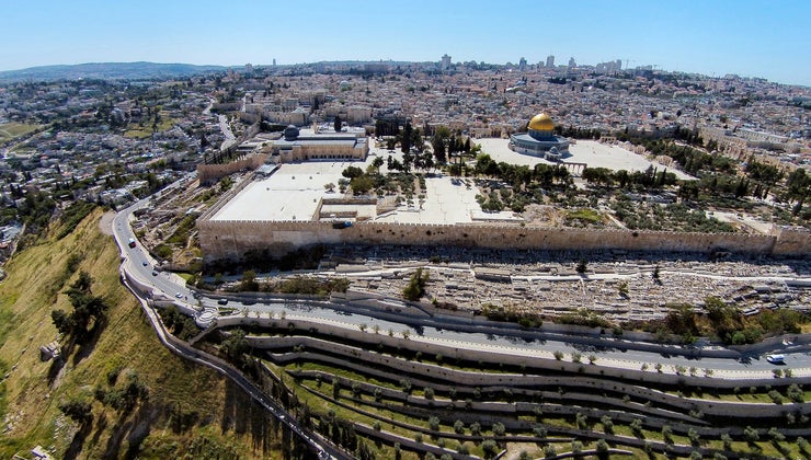 Temple Mount - How Our Ordinary Lives Become Holy