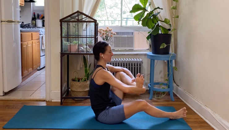 Active hip stretch