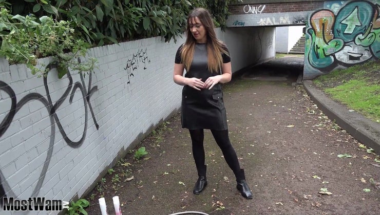 Amber Washes Her Dress | MostWam