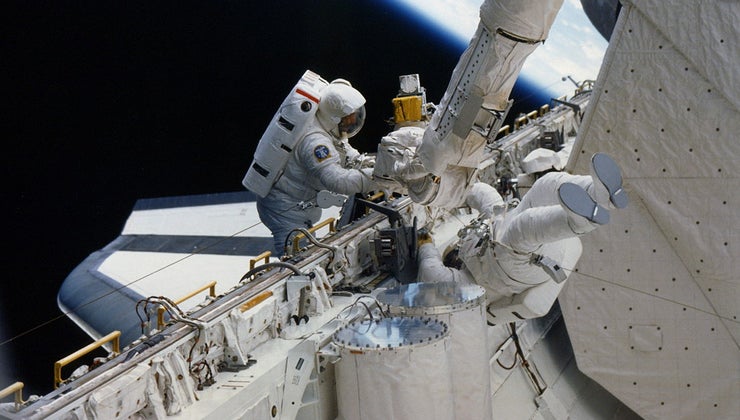 NASA STS-51 D Discovery Satellite Deployment | Air2AirTV