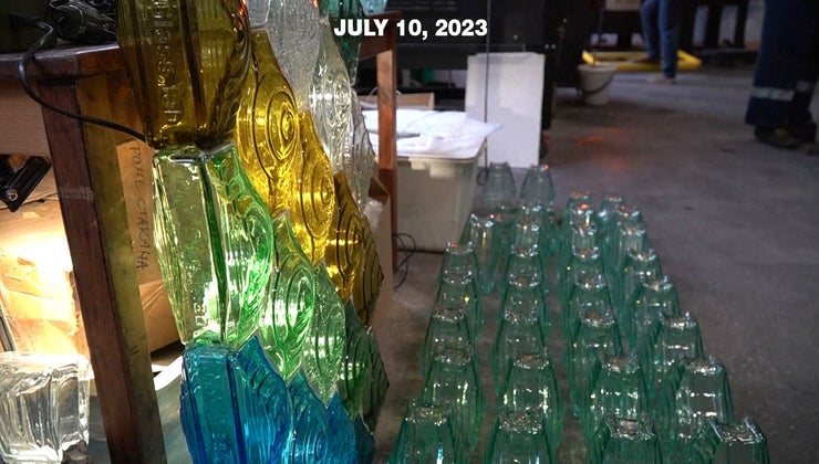 Glass Blowing Bricks | WORLD Watch