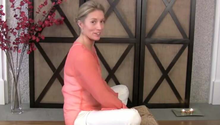 How to do Spinal Flex (Camel Pose) with Anne Novak | Kundalini Lounge Ltd.