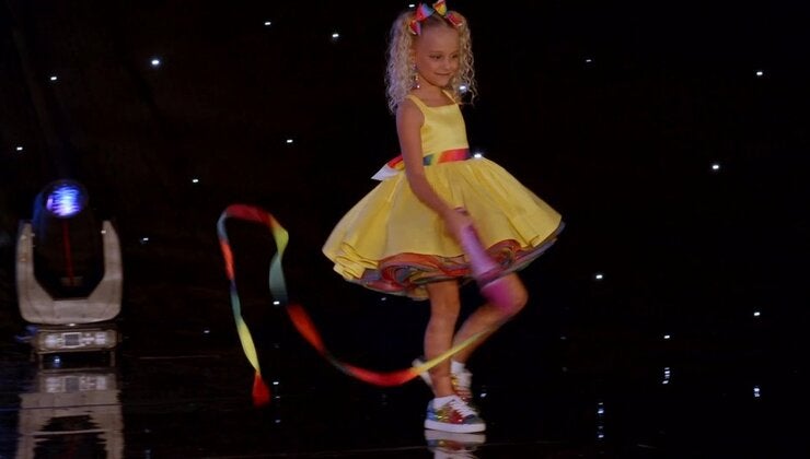 Pennsylvania Olivia Mummert State Costume | Pageants Live