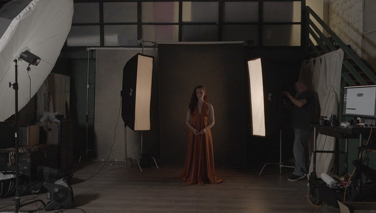 The Art of Motion in Portraiture: Lighting Your Model