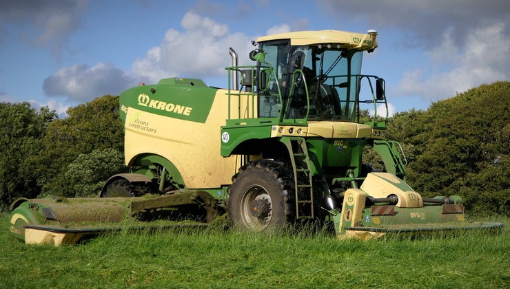 Krone BigM 450 Self-Propelled Mower: CUSTOMER REVIEW | LandPowerTV
