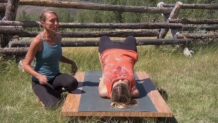 Practice Urdhva Dhanurasana Yogatoday