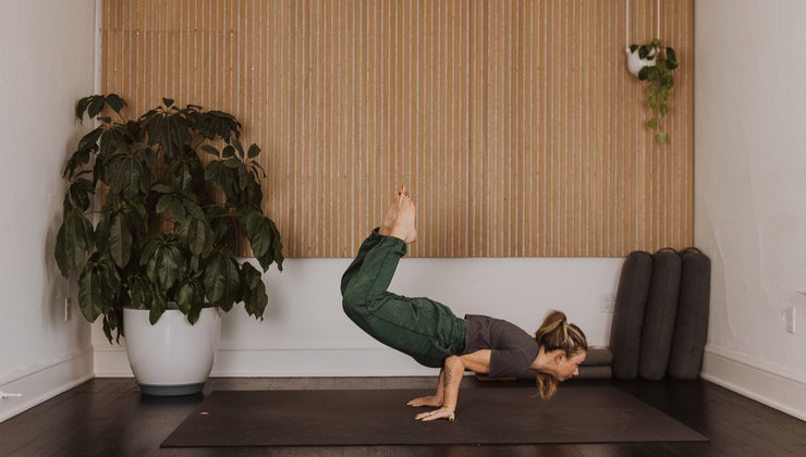 January 22 | 60-min. Int/adv.: mayurasana peak posture practice | The ...