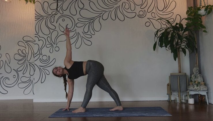 25 Min Skandasana + Revolved Pyramid Flow