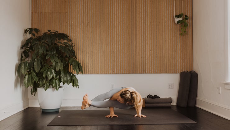 February 19 | 60-min. Int/Adv.: arm balance transitions practice | The ...