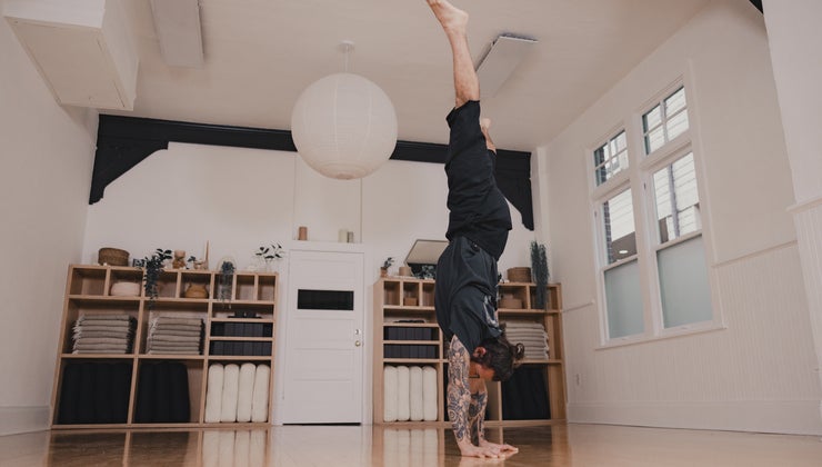 Handstands : Spirit of Play