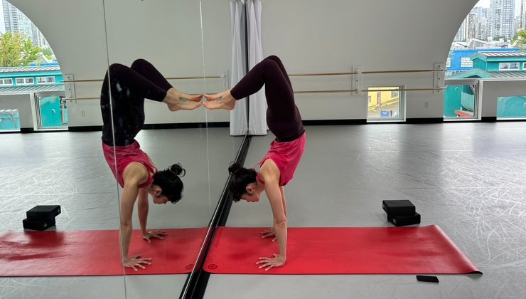 Handstand Scorpion (38-min) Vinyasa