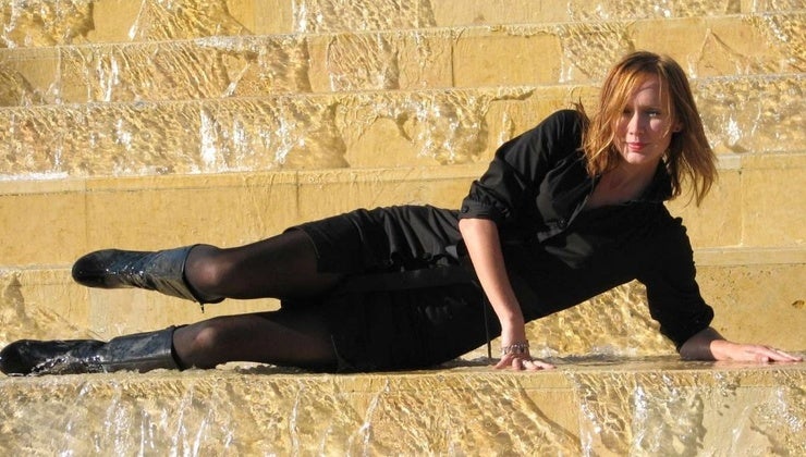 Lisa Steps Towards Wet | MostWam