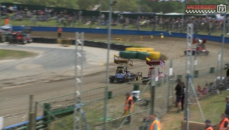 1. Brisca F2 Stock Cars Heat 1 | Spedeworth TV