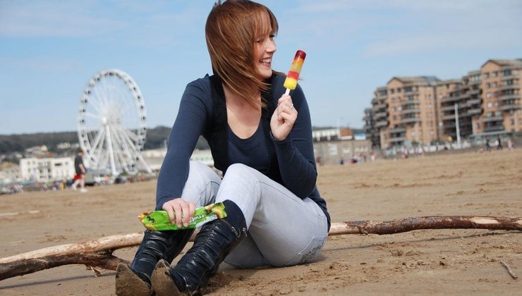 Lovely Lola's Day At The Beach | MostWam