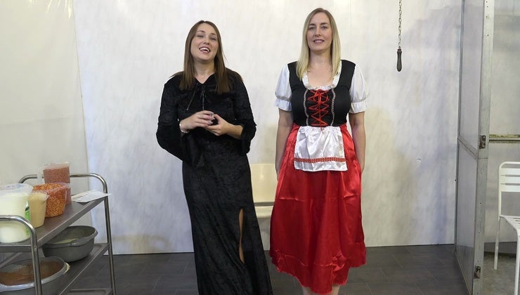 Liz Questions with Gunge and Food with Charlotte | CustomWam