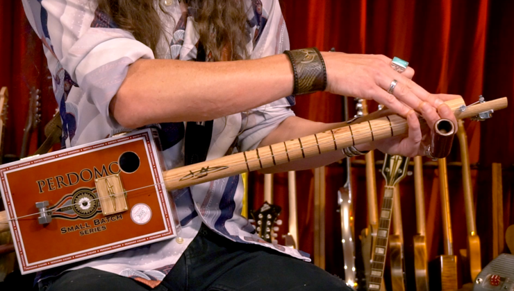 The Bo Diddley Beat - One-String Diddley Bow Riff Lesson
