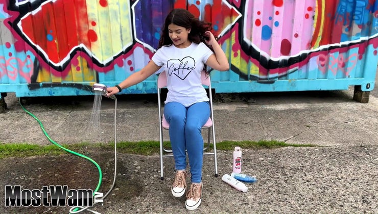 Jt2025_22_jaz_street_shower | MostWam