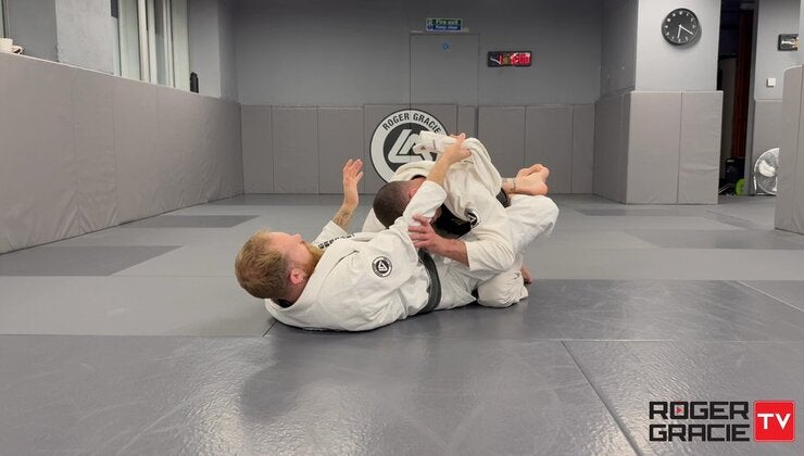 Brobo Choke From Closed Guard