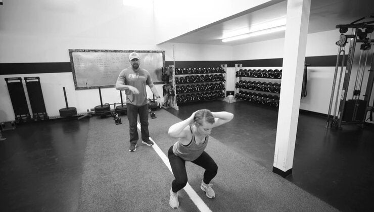 MTNTOUGH Form - Prisoner 180 Squat Jumps