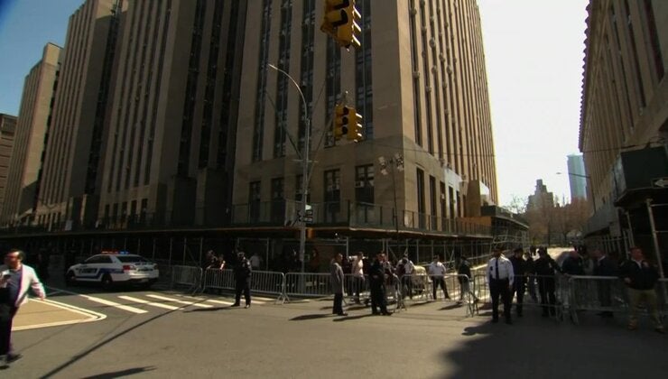 LIVE: Manhattan courthouse exterior ahead of Donald Trump's arraignment ...