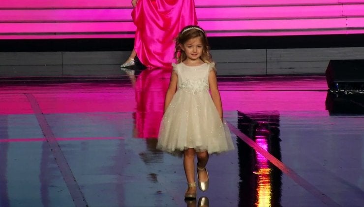Lillian Hunt At 2019 Unm Preliminary Runway Pageants Live