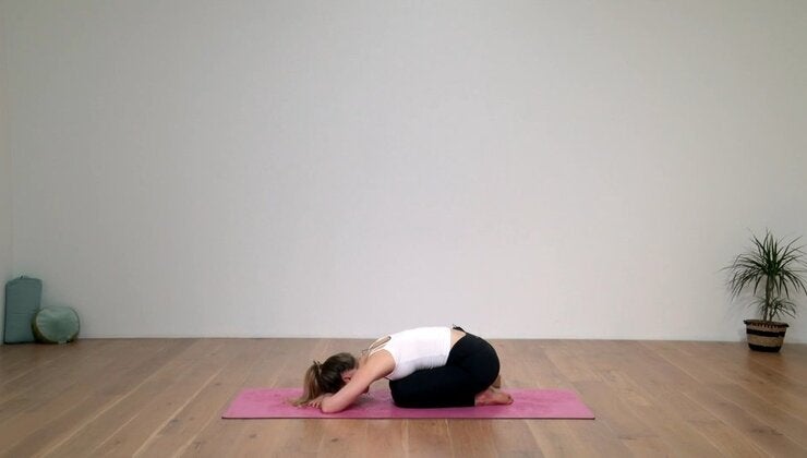 Vinyasa yoga for beginners, part 5: Seated & supine poses