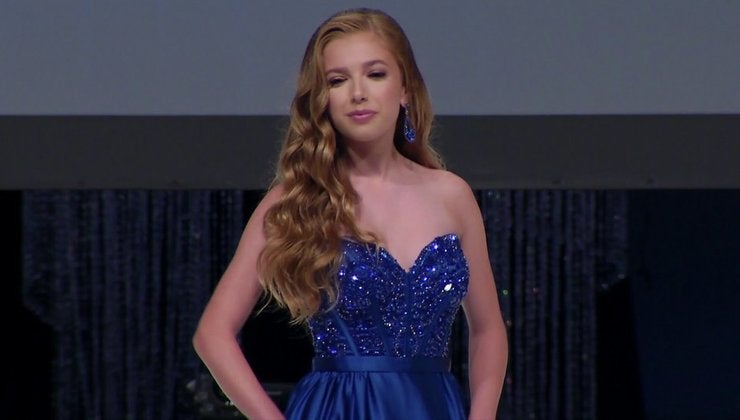 Anna McLean - Evening Gown at 2019 IJM | Pageants Live