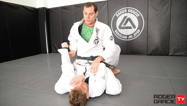 Triangle Choke from Mount | Roger Gracie TV