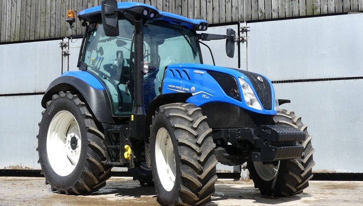New Holland T5.140 Dynamic Command Tractor: REVIEW | LandPowerTV