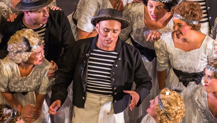Watch Gilbert and Sullivan's Ruddigore opera online