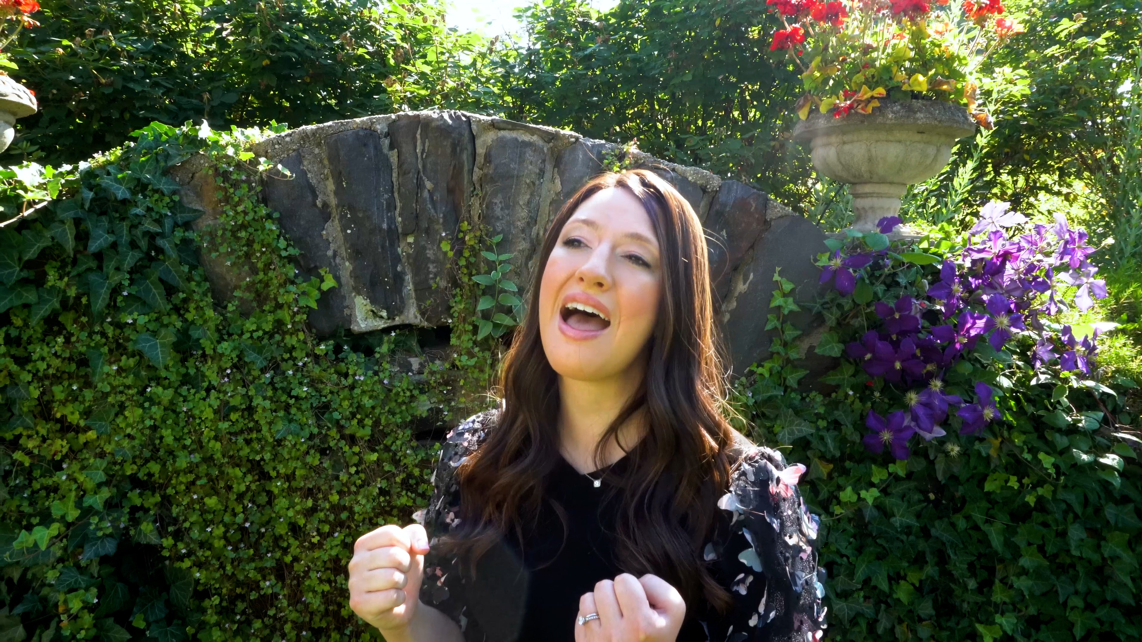 Ana Hashem - Esther Press | Toveedo