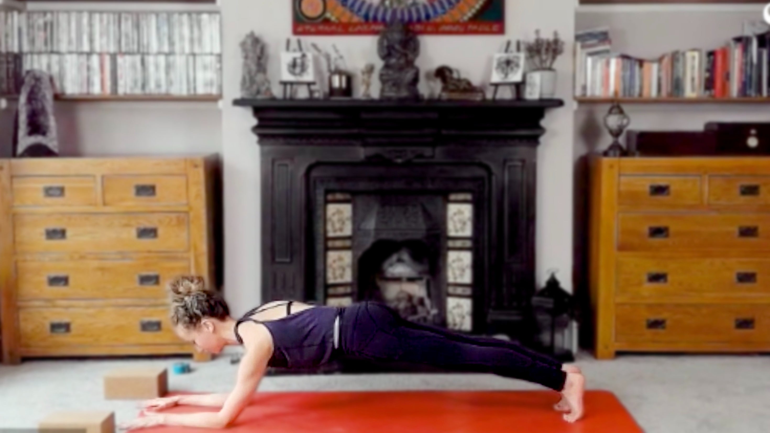 Open Class - Core and Twists with Emma Henry