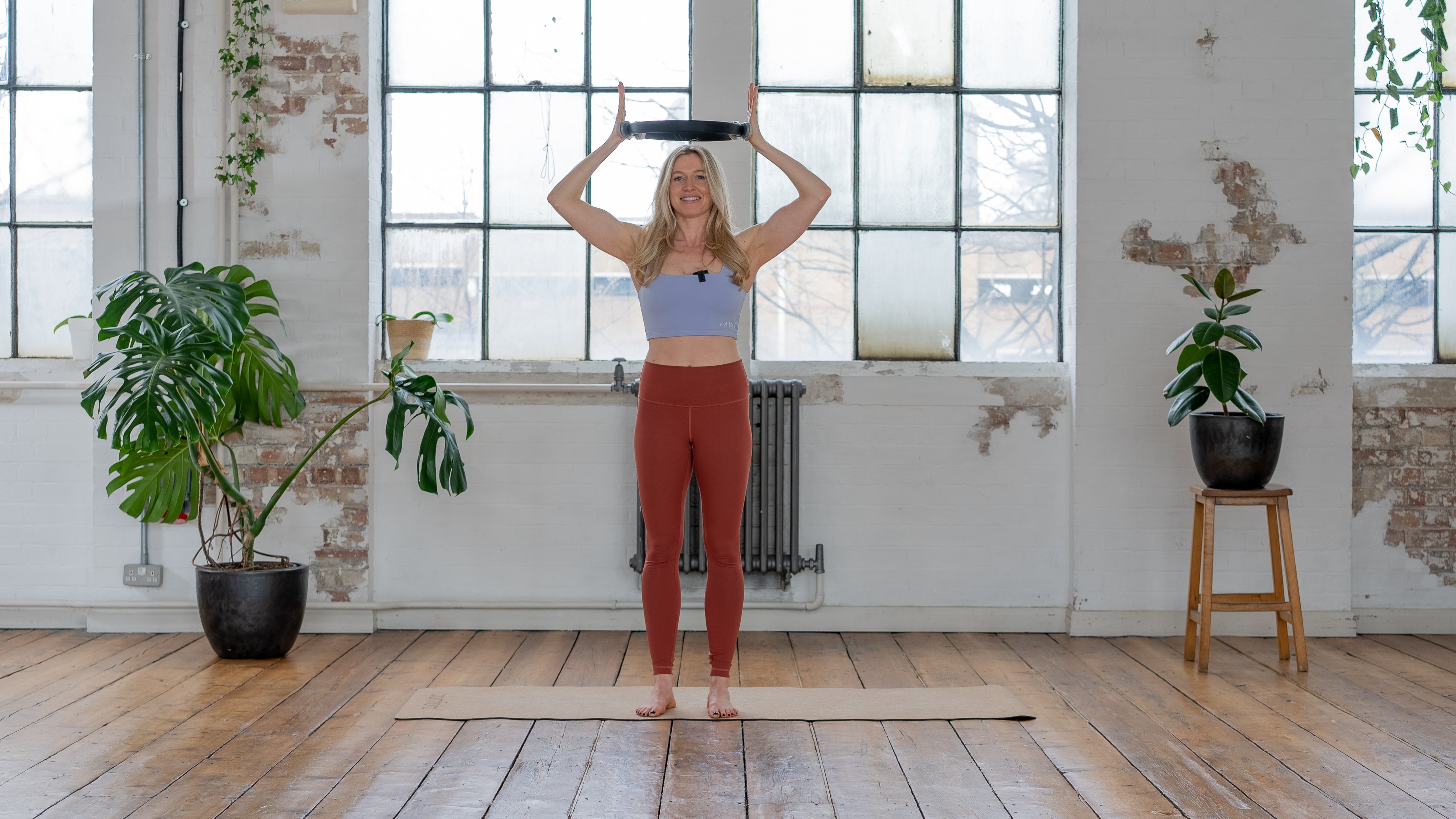 10 Minute Pilates Class Upper Body with Magic Circle | Lottie Murphy ...