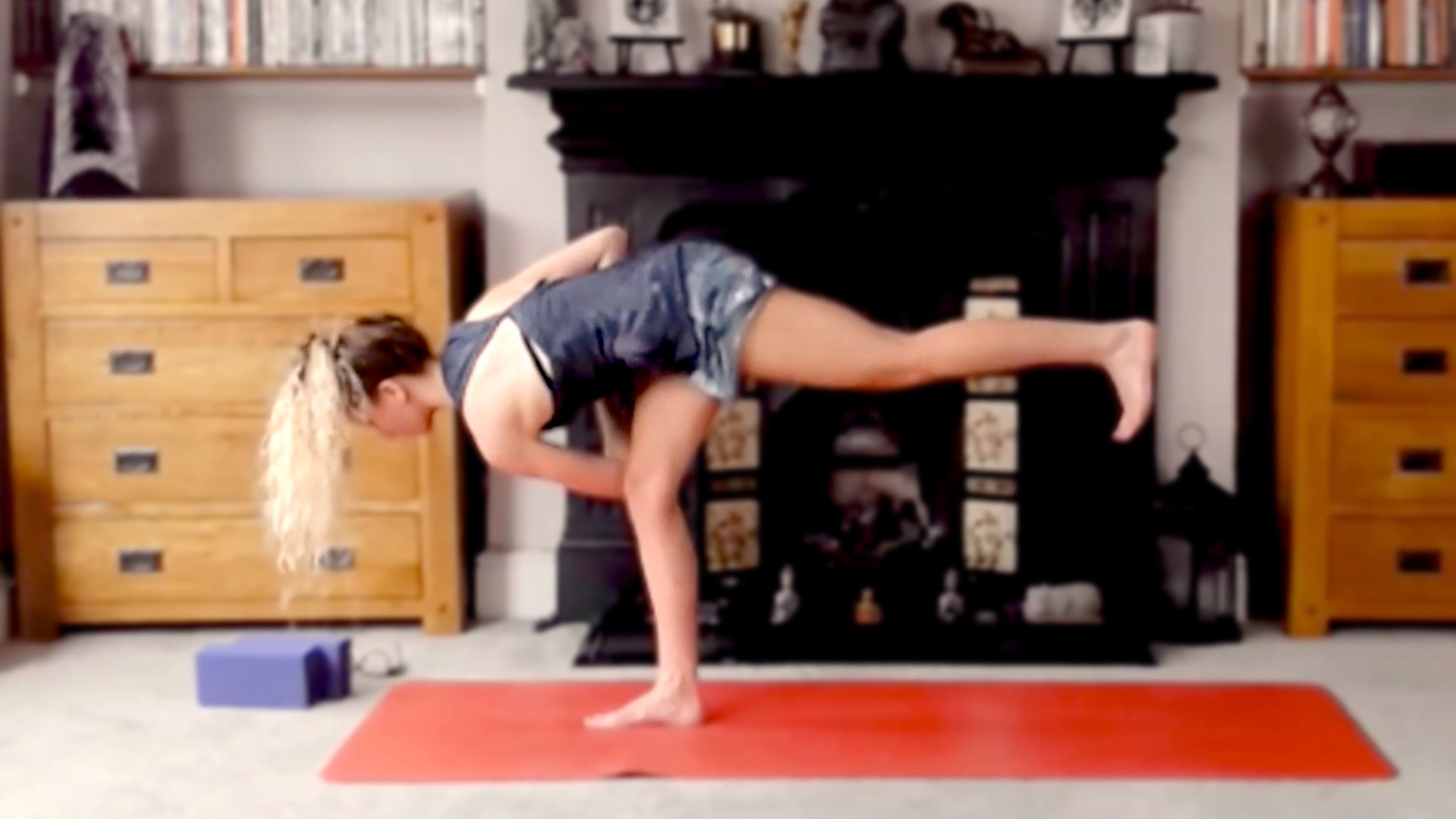 Open Class - Pranayama, Balancing and Binding with Emma Henry