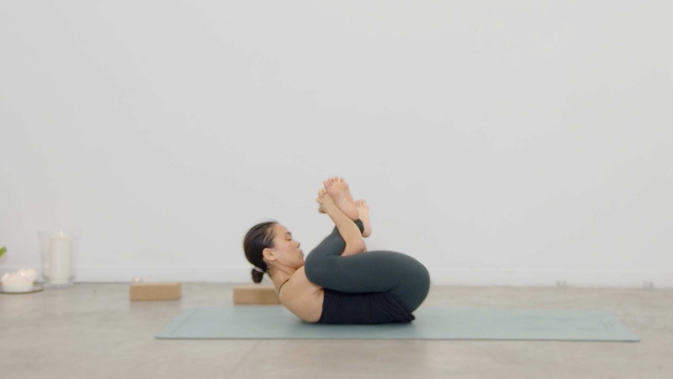 Short Jivamukti Yoga Muladhara Chakra Yuri Ogawa in Japanese