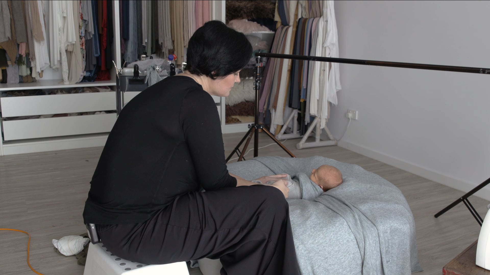 Learn Newborn Transitional Posing | Kelly Brown Online