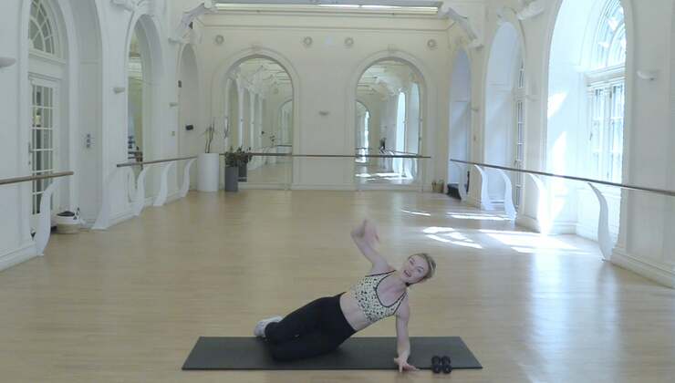 Barre Body Online | Breakthrough - Core with Molly