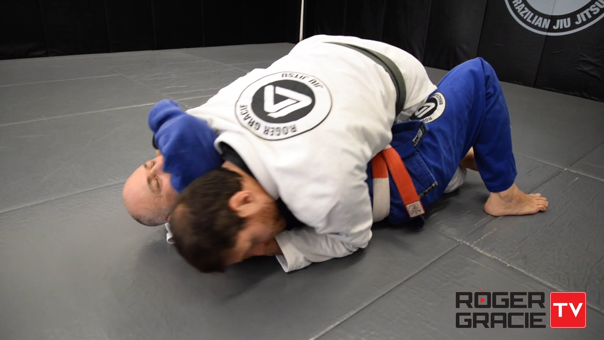 Ask Roger: Arm Triangle Finishing Details | Roger Gracie TV