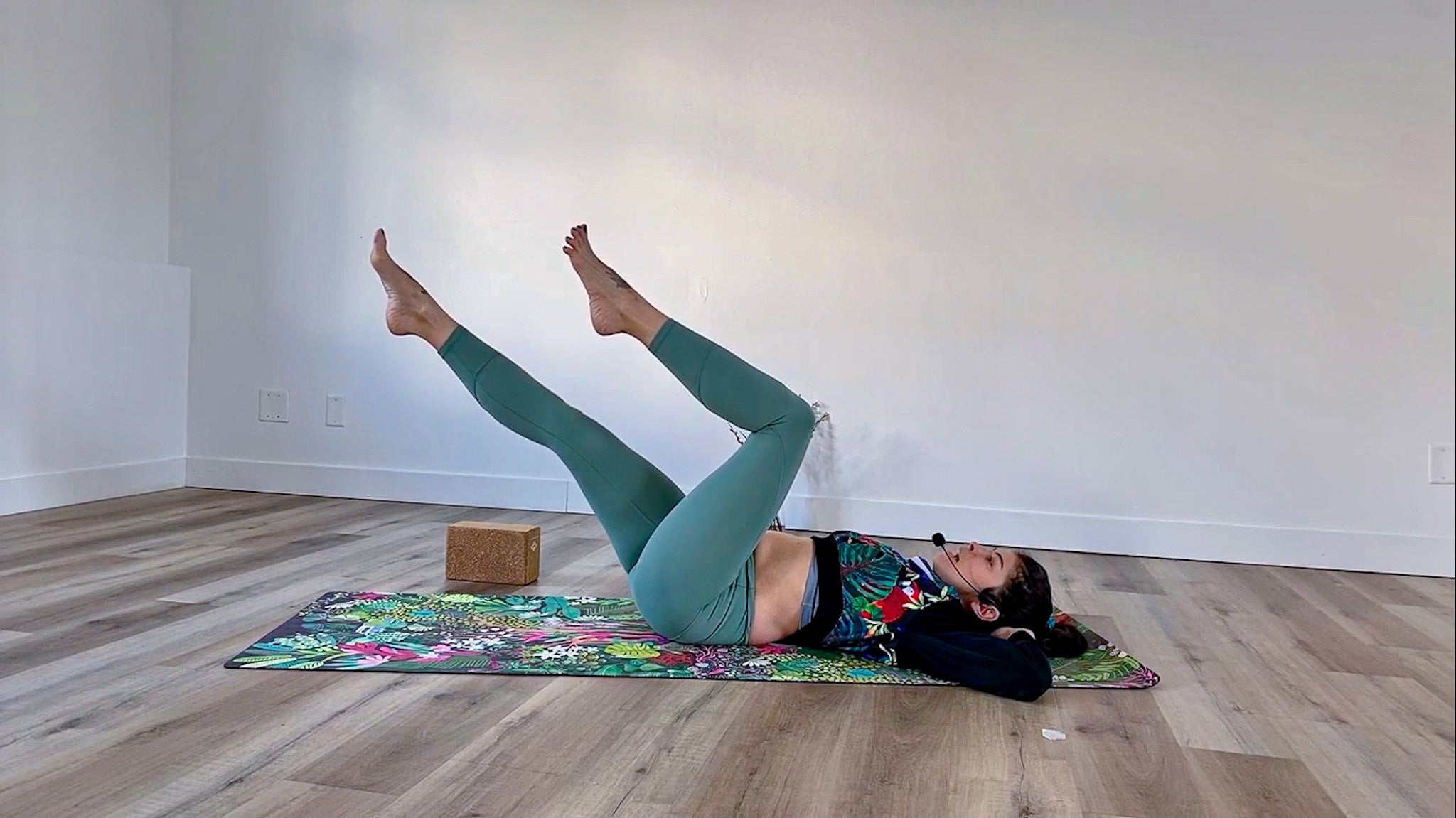 Simple Core (12-mins) Core Yoga